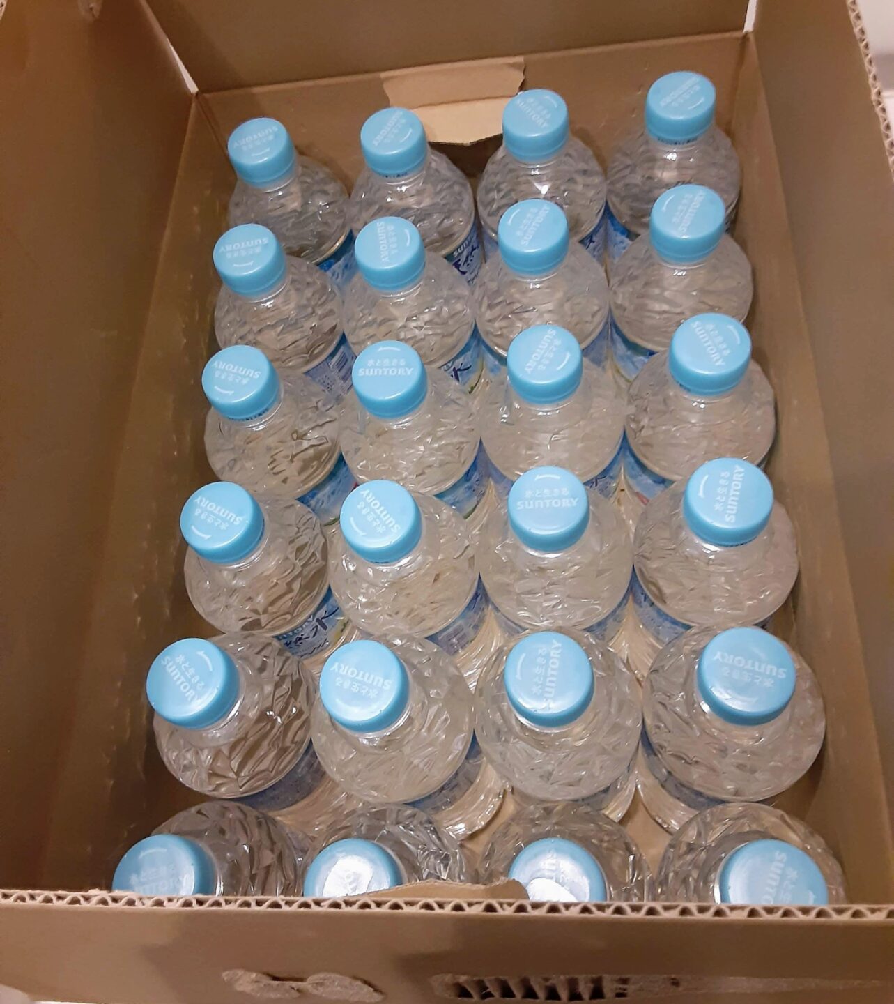 500mlペットボトル1箱24本・ニトリでスッキリ収納出来ました！｜月美雲(つきみぐも)の☆にじいろボール